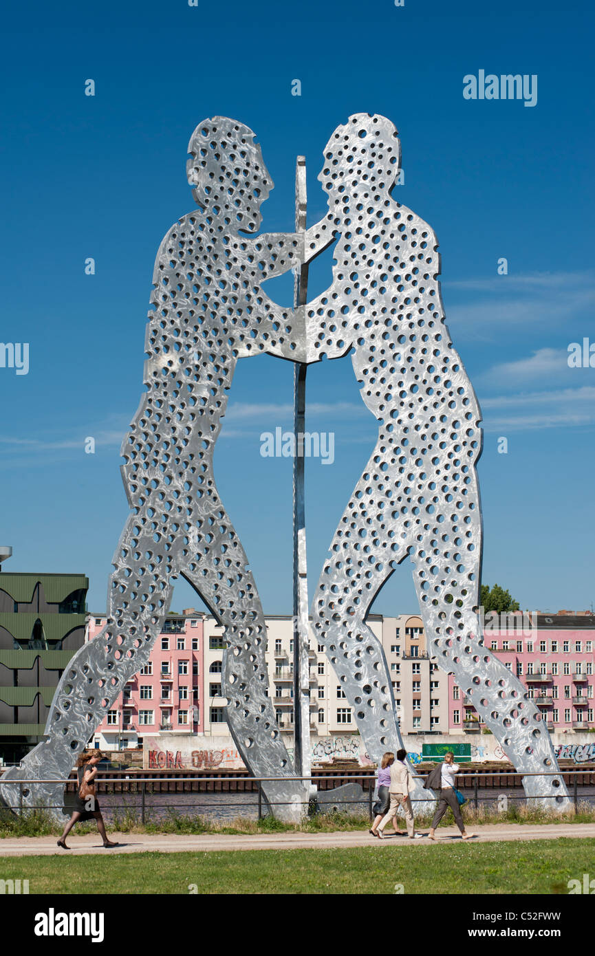 Molecule sculptures hi-res stock photography and images - Alamy