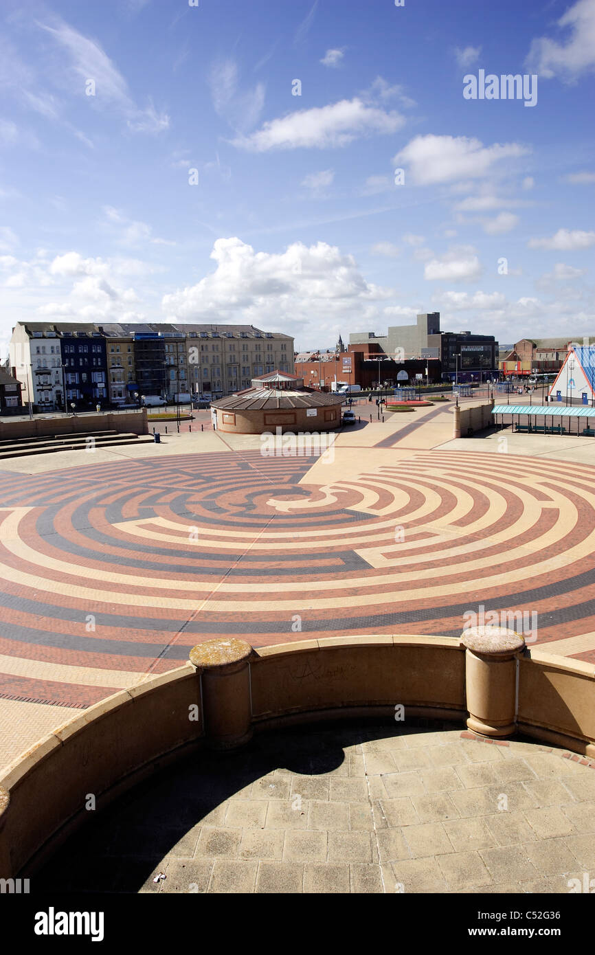 Rhyl promenade hi-res stock photography and images - Alamy