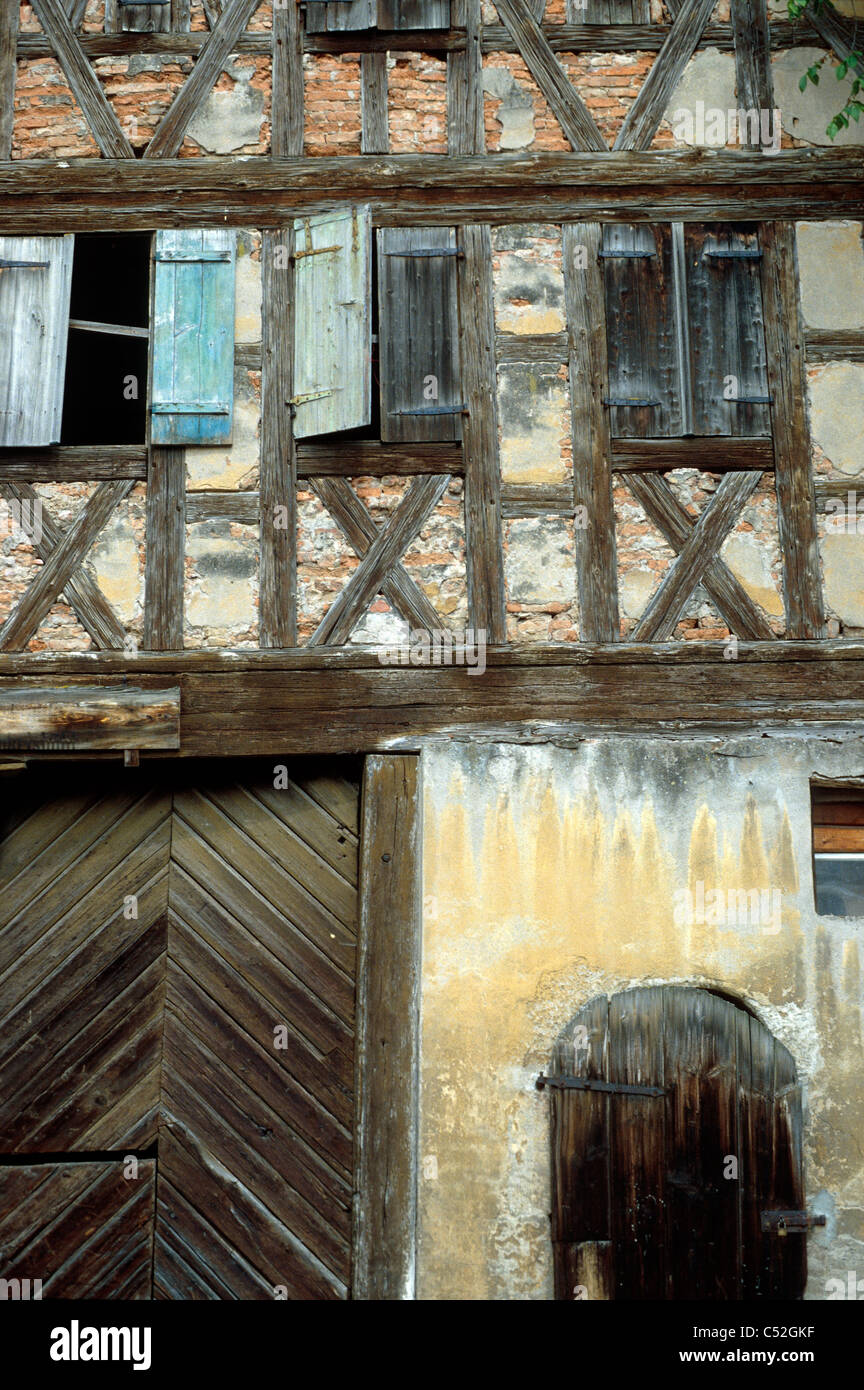 Medieval architecture wood hi-res stock photography and images - Alamy