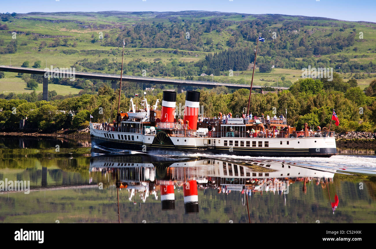 The PS Waverley Paddle Steamer sailing down the River Clyde at Erskine ...