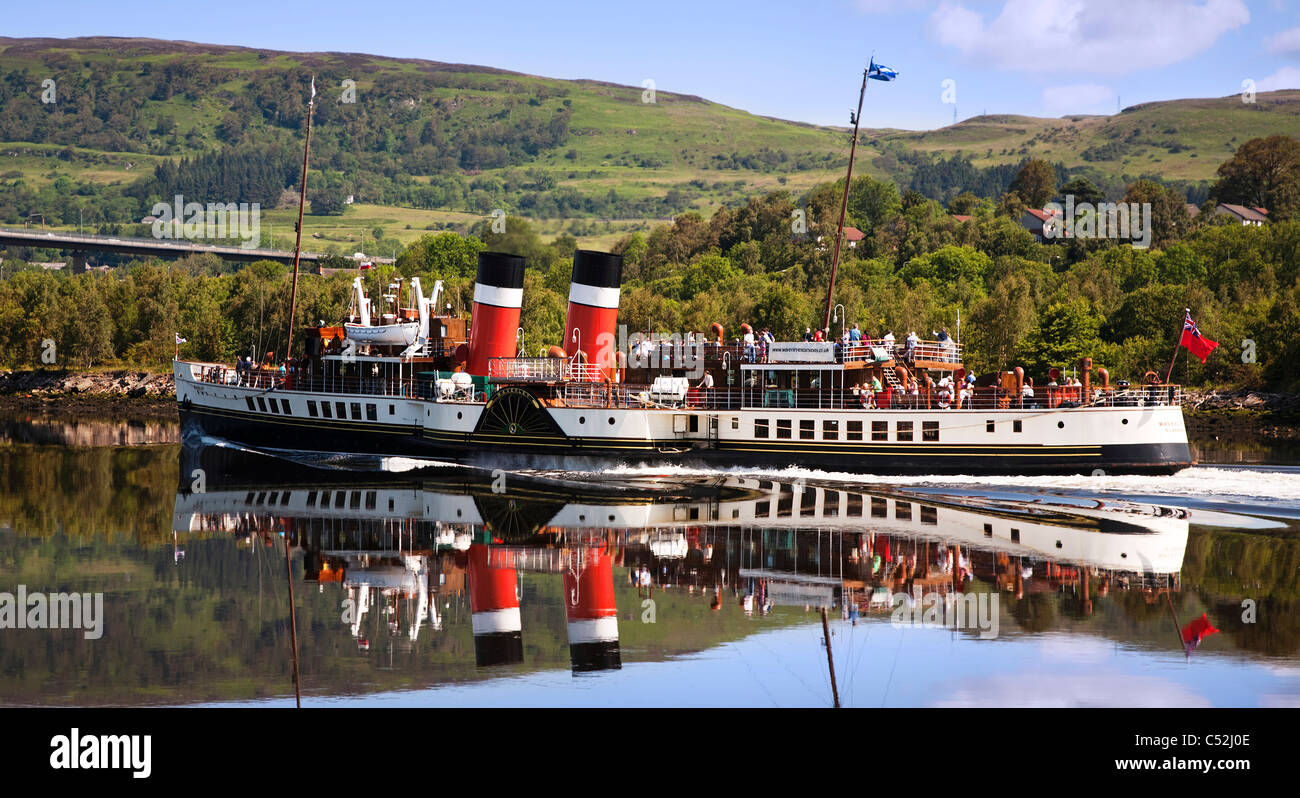 The PS Waverley Paddle Steamer sailing down the River Clyde at Erskine ...