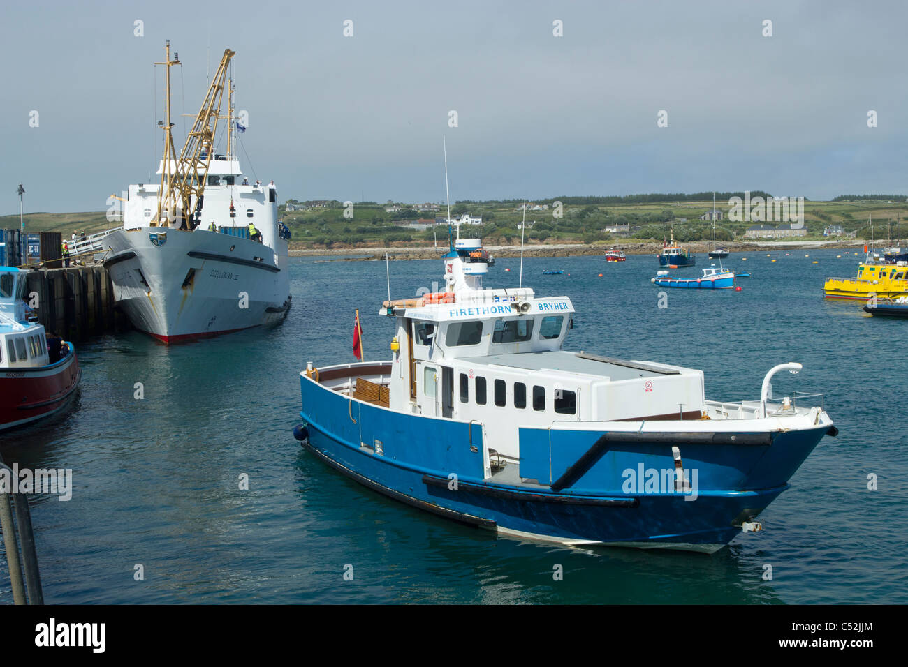 Isles of scilly to penzance ferry hi-res stock photography and images ...