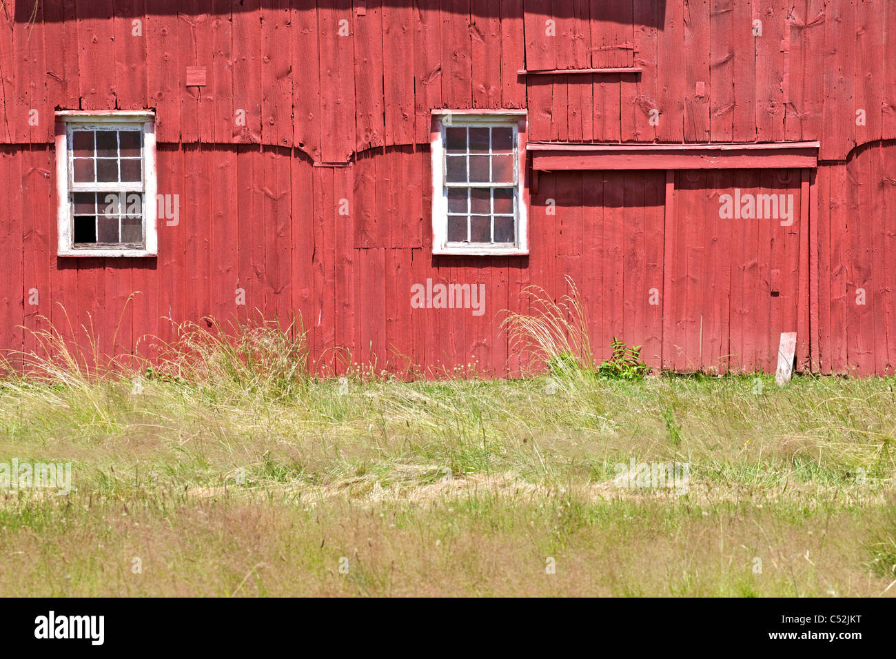 Red Weathered Farm Barn of New Jersey Stock Photo - Alamy