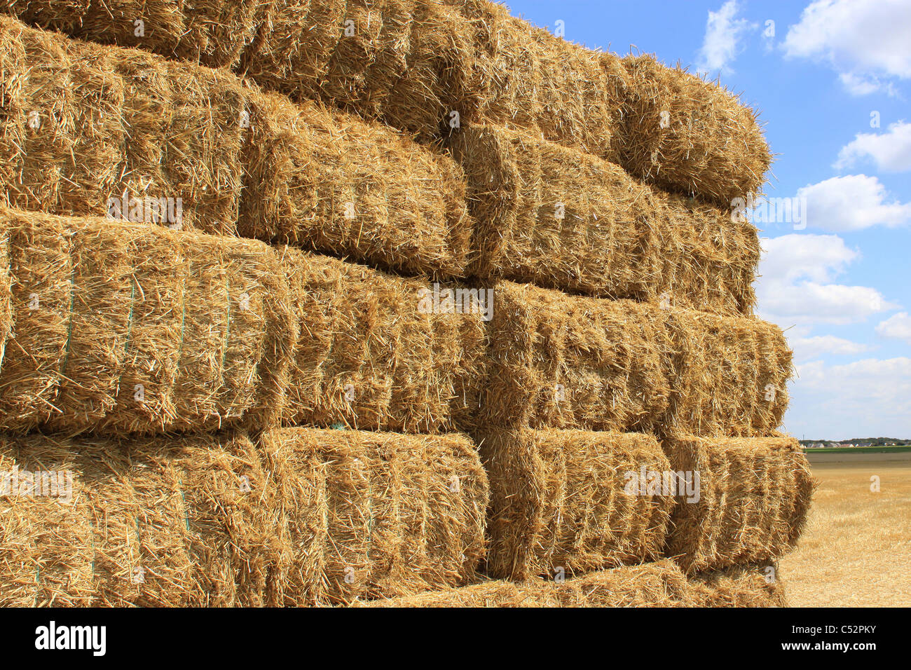 Bales stacks hi-res stock photography and images - Alamy