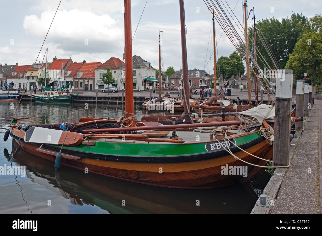 Traditional dutch fishing boats in hi-res stock photography and images ...