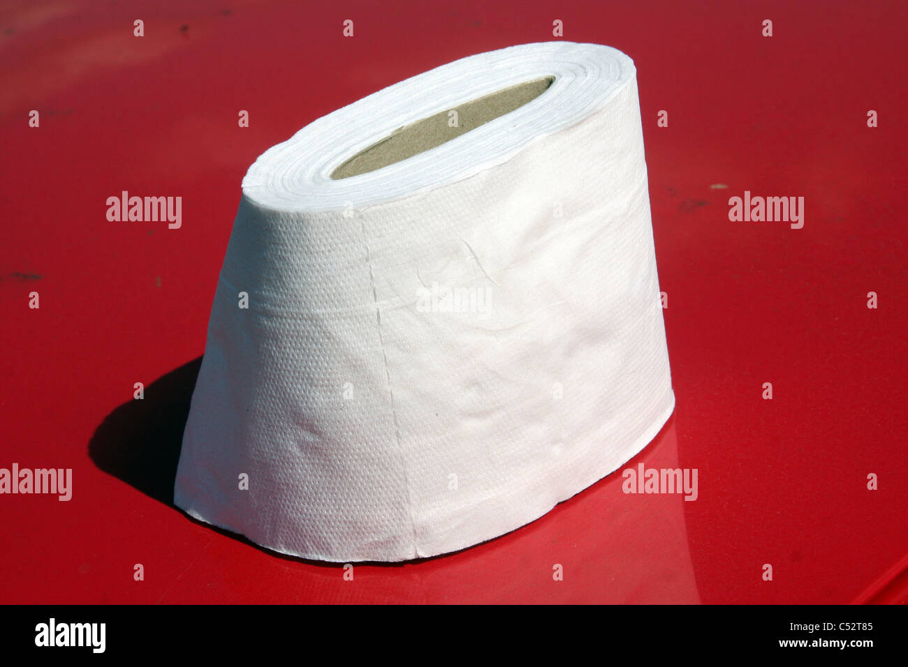 Loo roll hi-res stock photography and images - Alamy