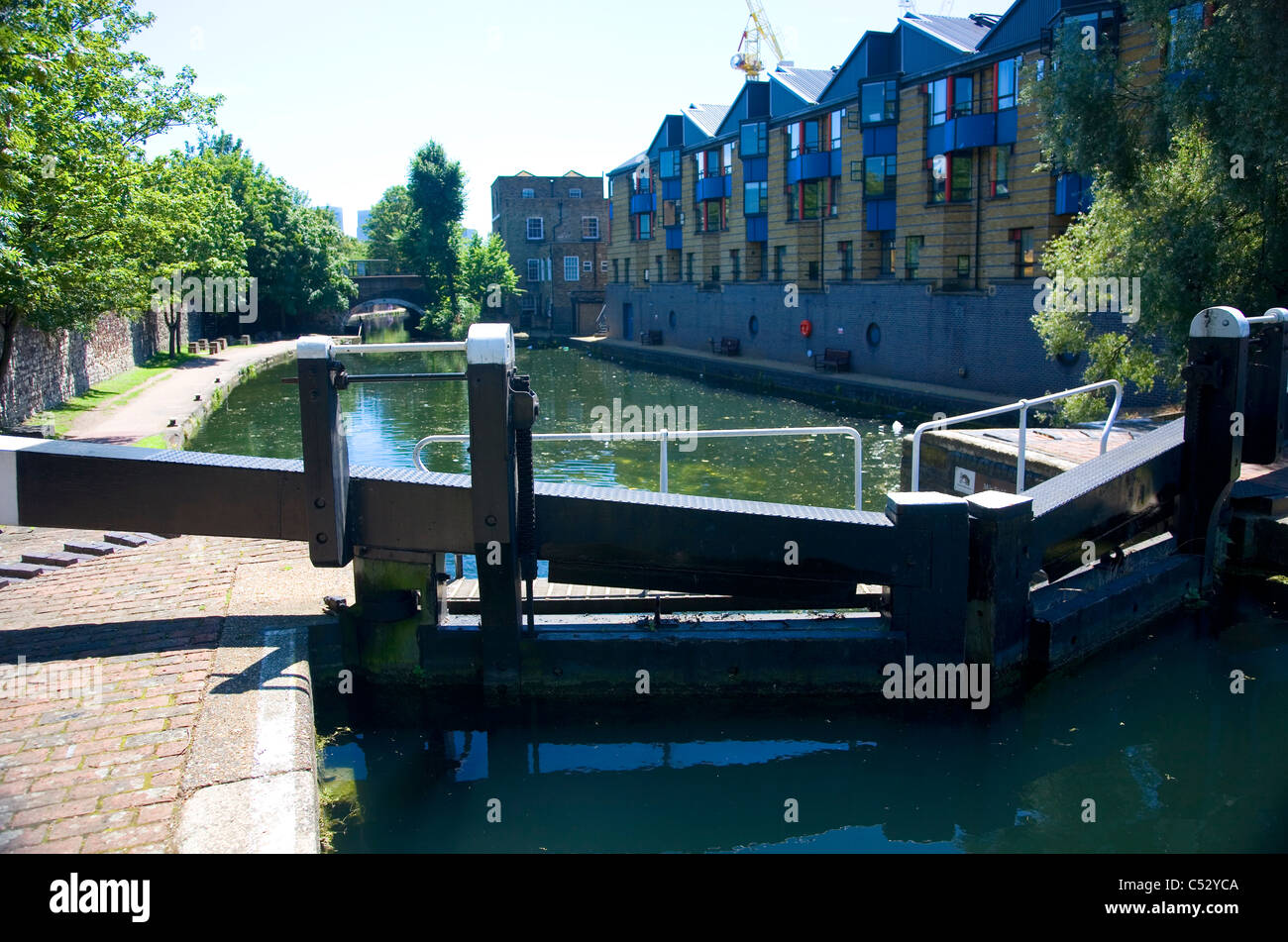 Lock control tower hi-res stock photography and images - Alamy