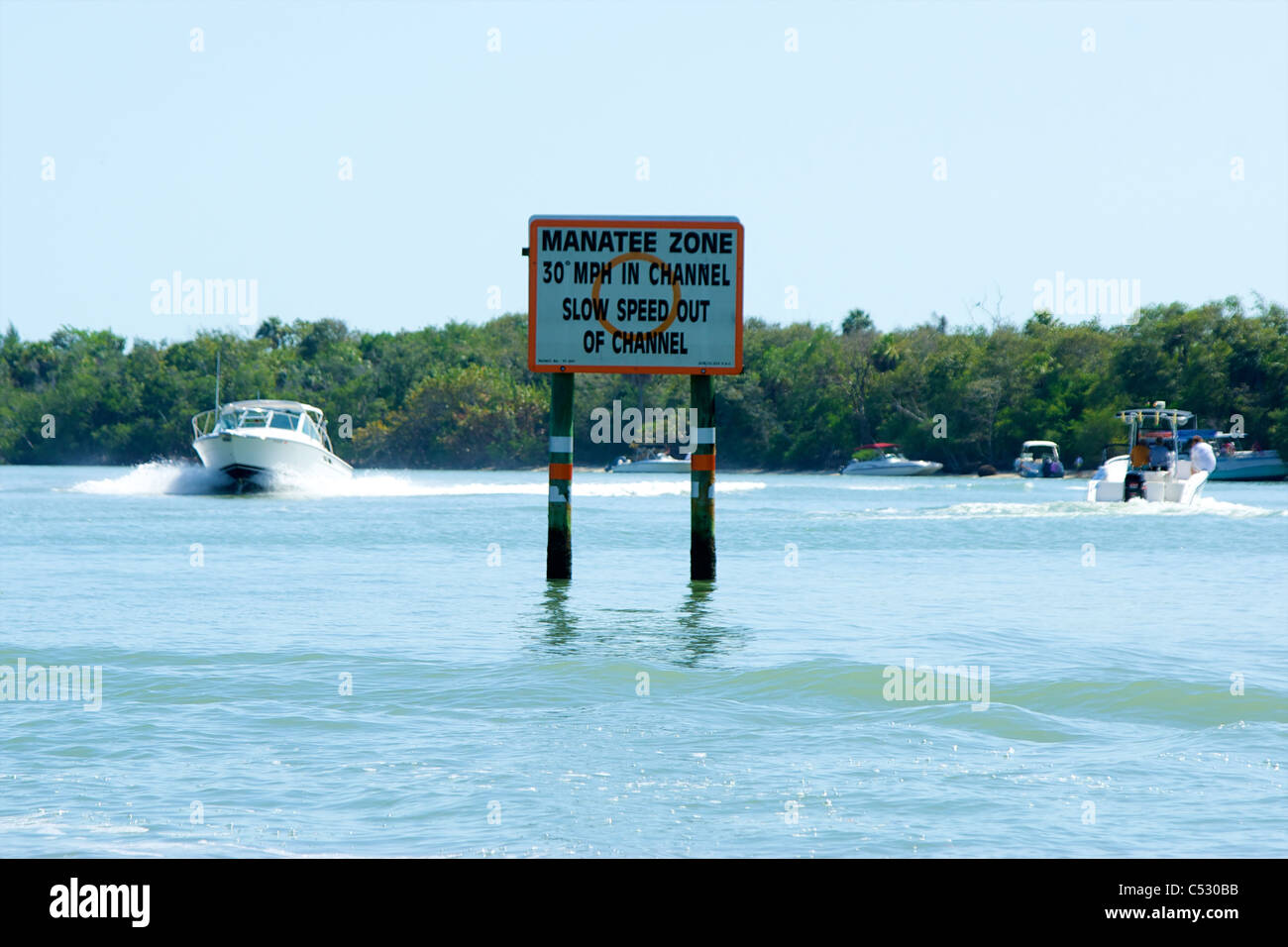 Boating area sign hi-res stock photography and images - Alamy