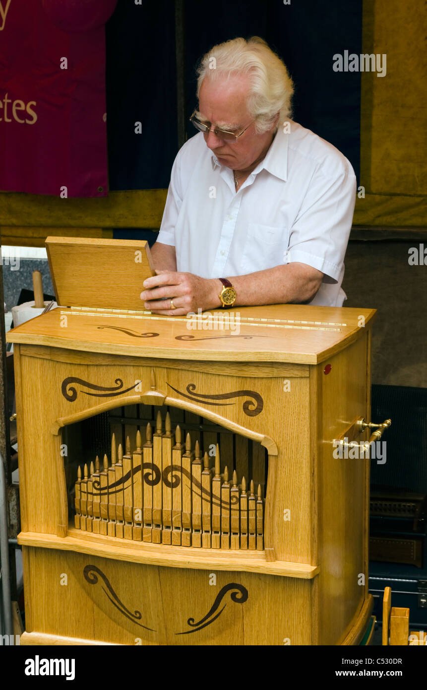 Street organ hi-res stock photography and images - Alamy