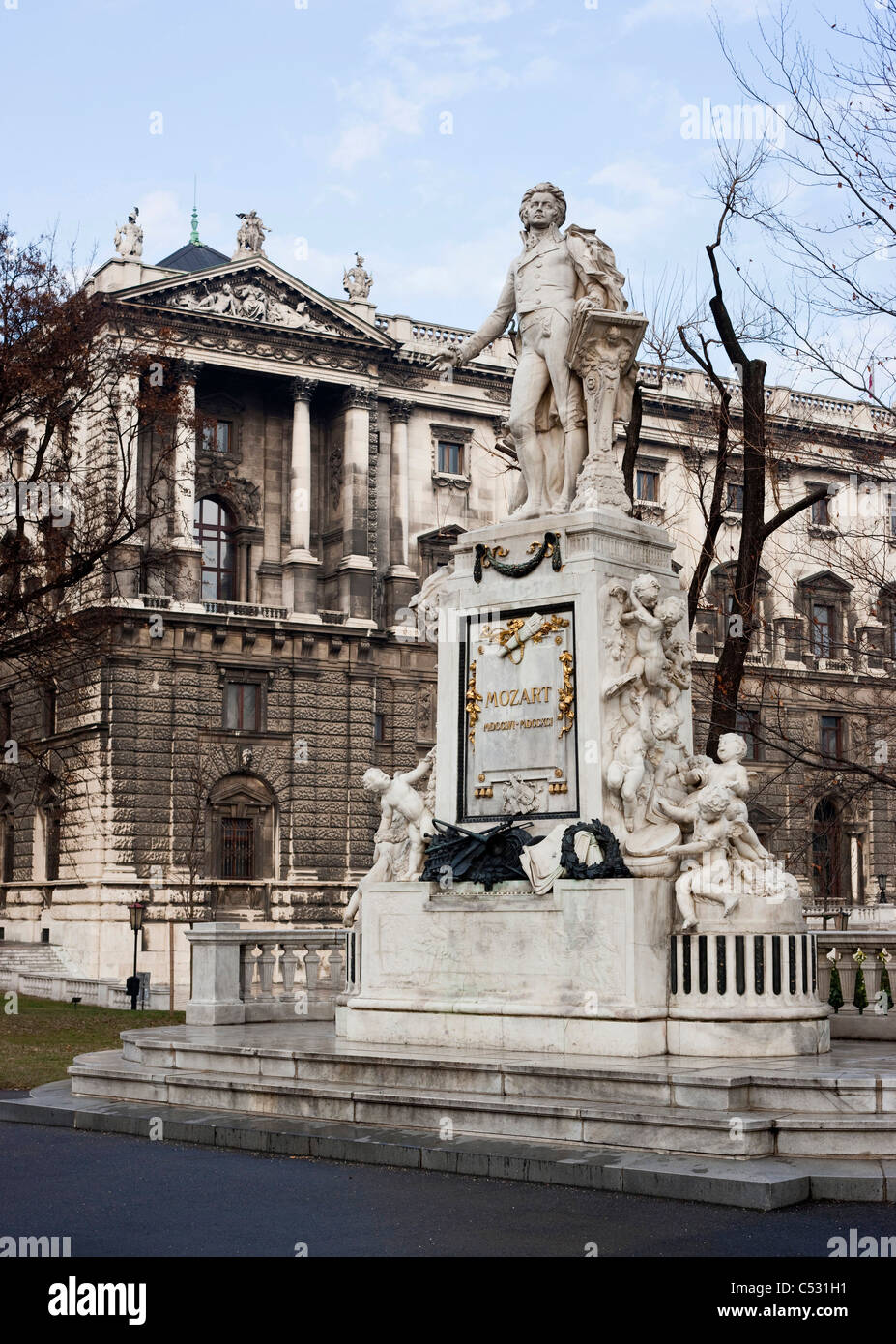 A statue to commemorate Mozart in the Burggarten. Vienna, Austria Stock ...