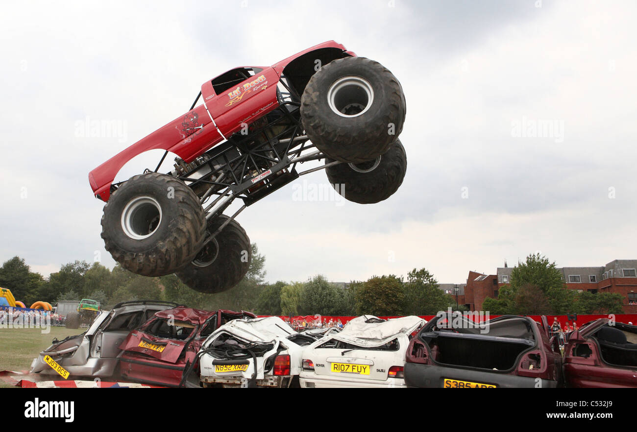 Monster truck red hi-res stock photography and images - Alamy