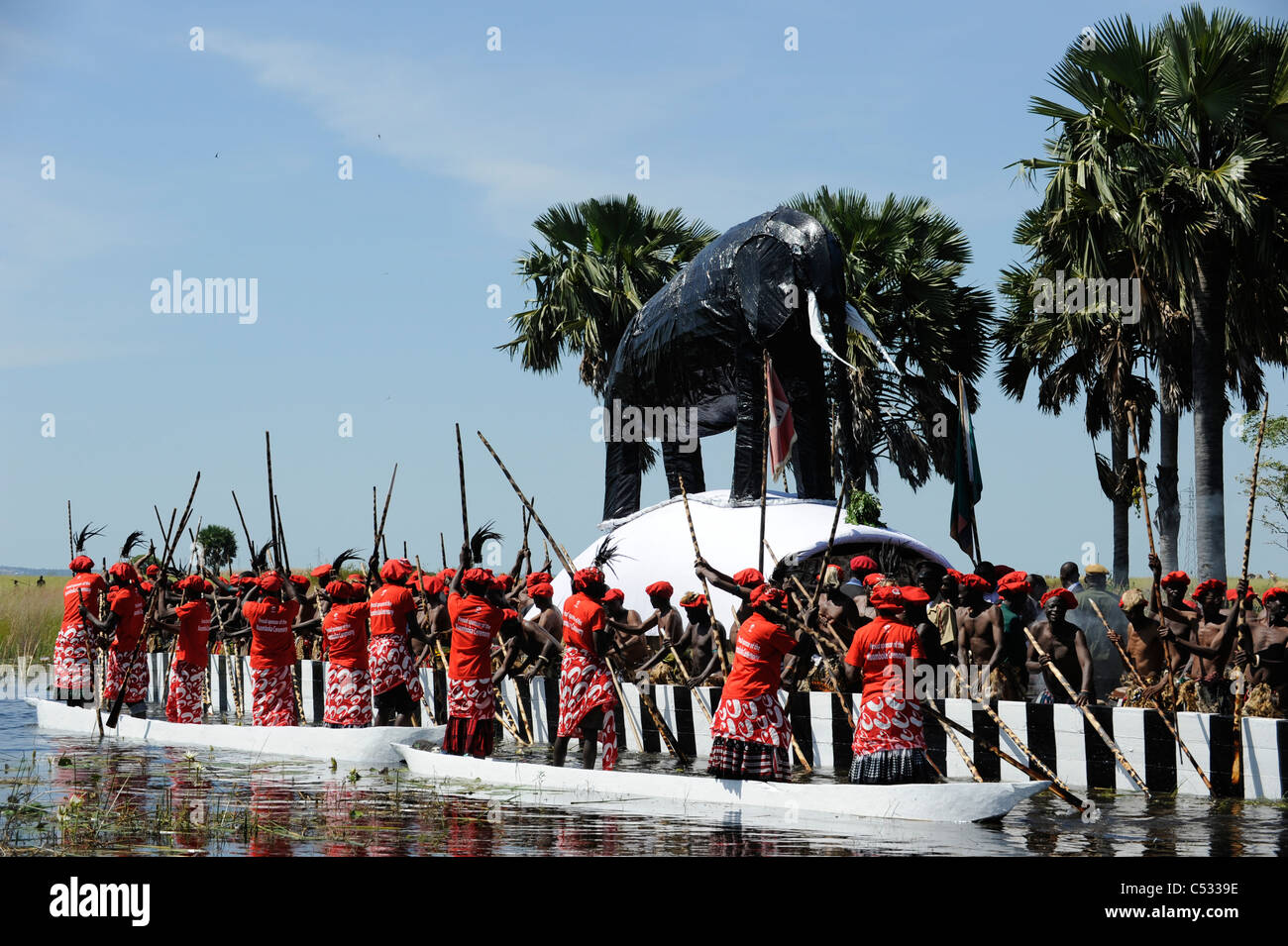 ZAMBIA Barotseland , Kuomboka ceremony, the Lozi king change his ...