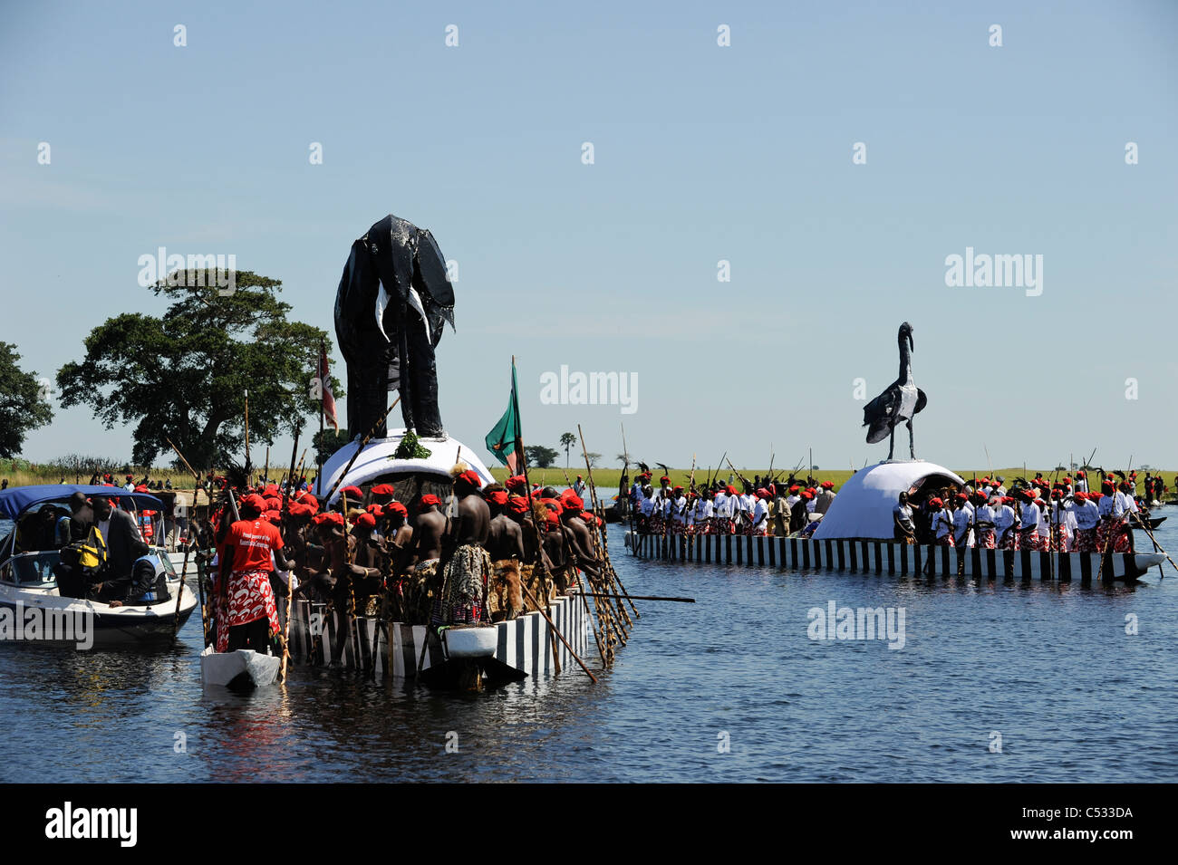 ZAMBIA Barotseland , Kuomboka ceremony, the Lozi king change his ...