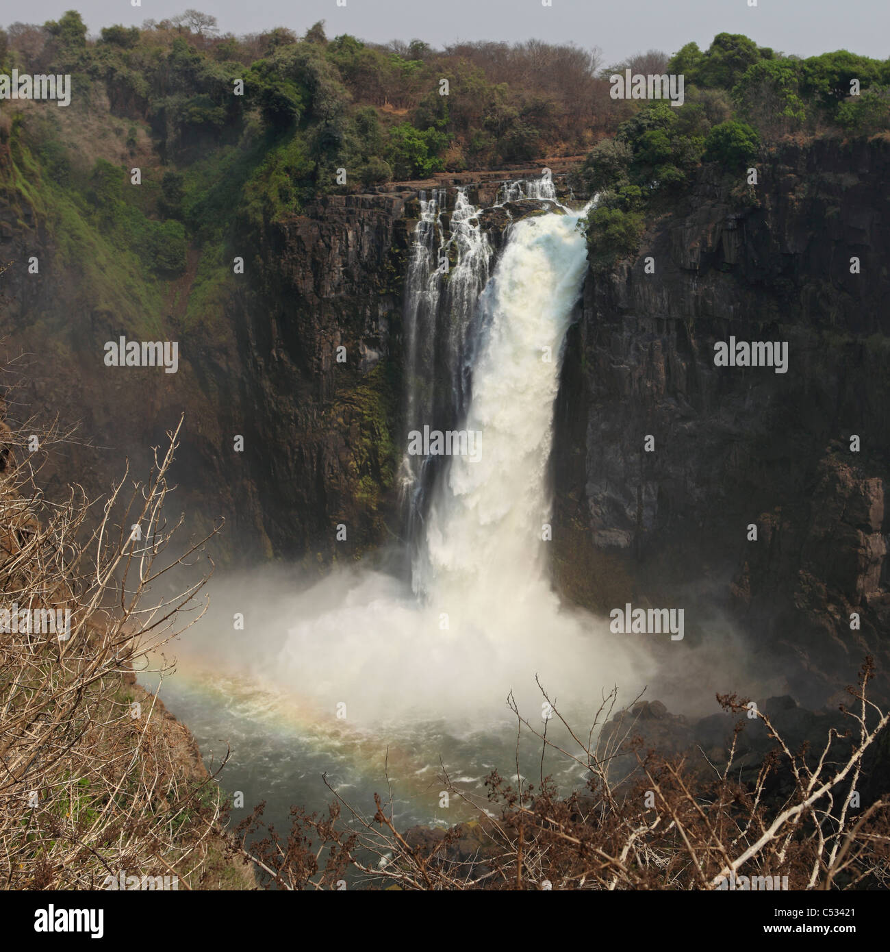 The Victoria Falls waterfall on the border between Zambia and Zimbabwe ...
