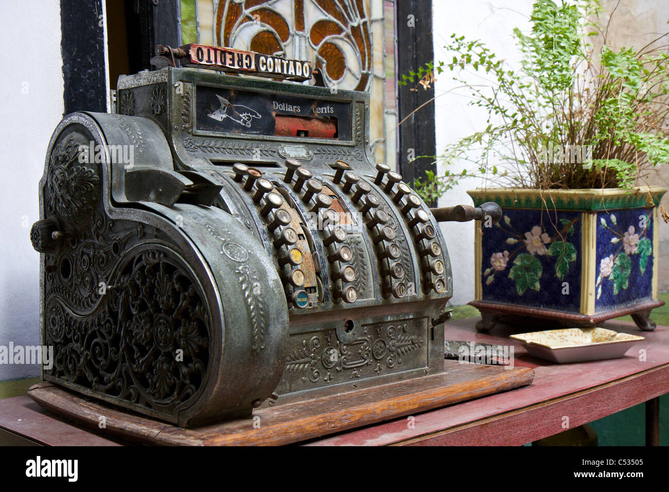 Old cash register Stock Photo - Alamy