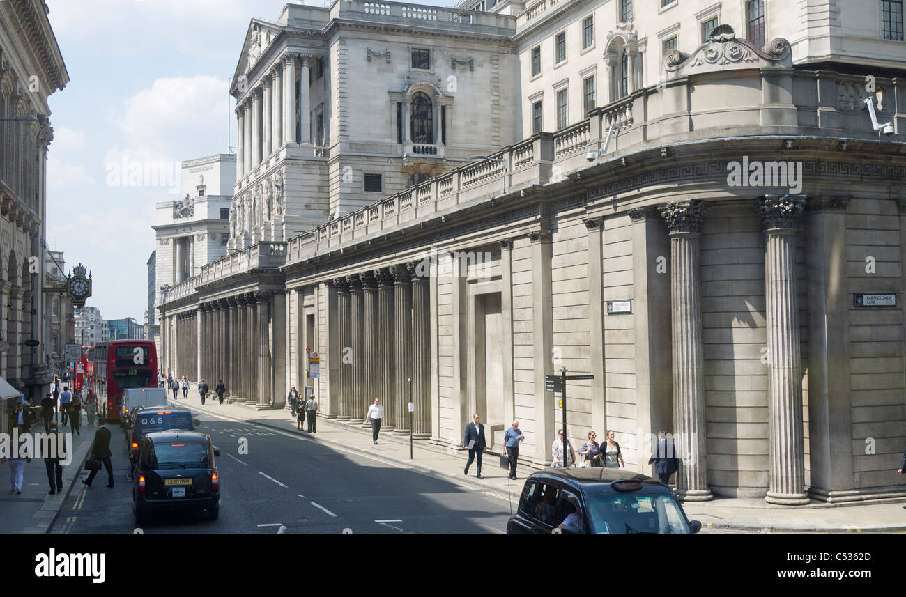 Threadneedle street in london hi-res stock photography and images - Alamy