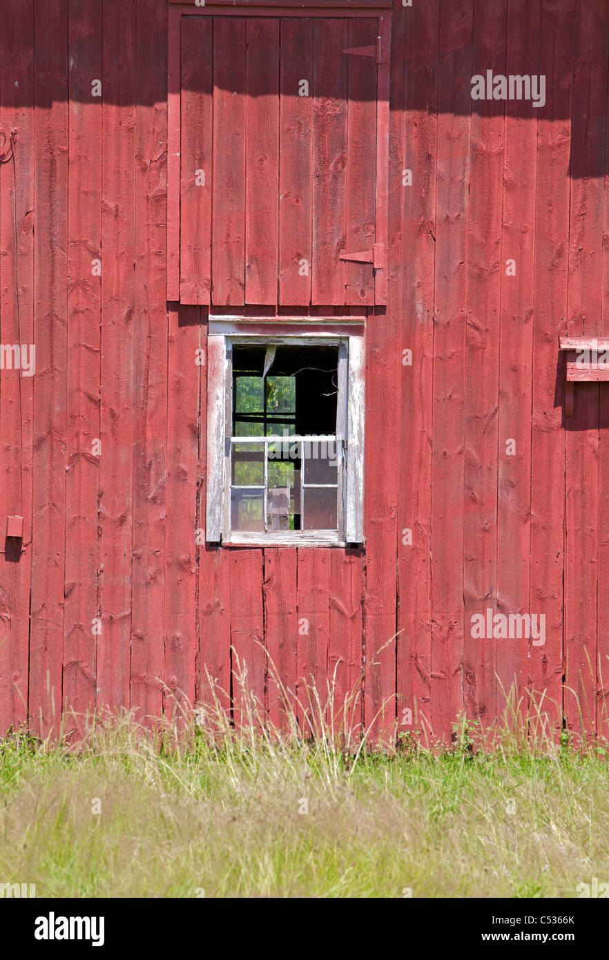 Fading barn hi-res stock photography and images - Alamy
