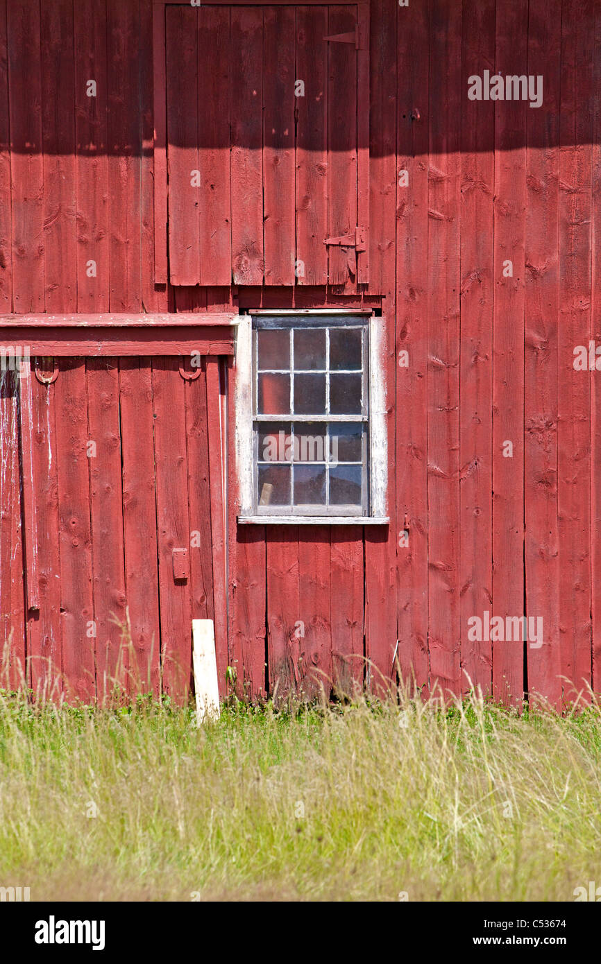 Fading barn hi-res stock photography and images - Alamy