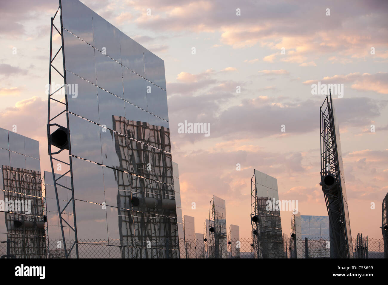 Heliostats, large reflective mirrors directing sunlight to the PS20 ...