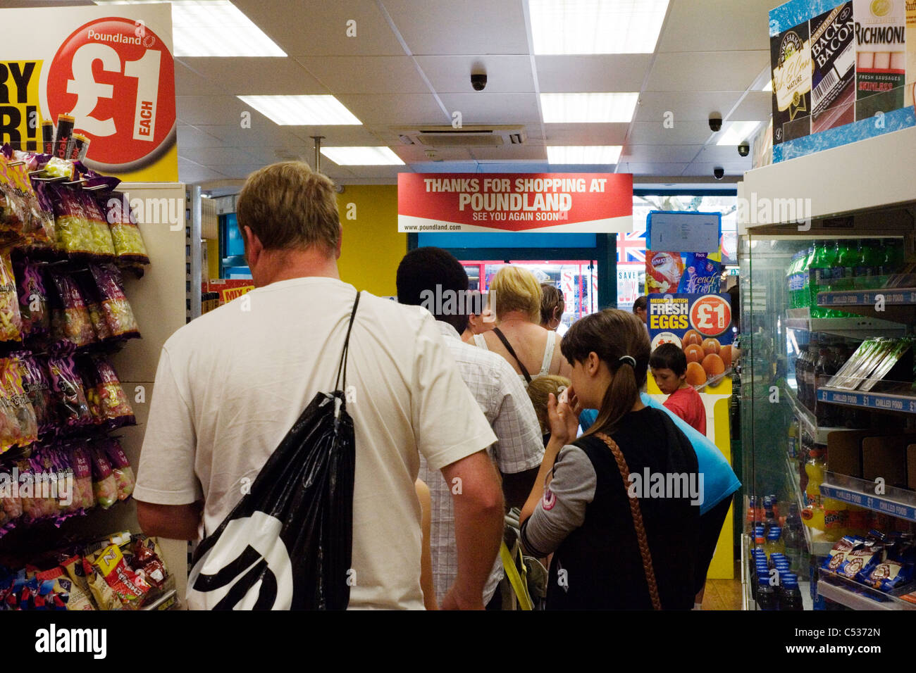 Cashier queue hi-res stock photography and images - Alamy
