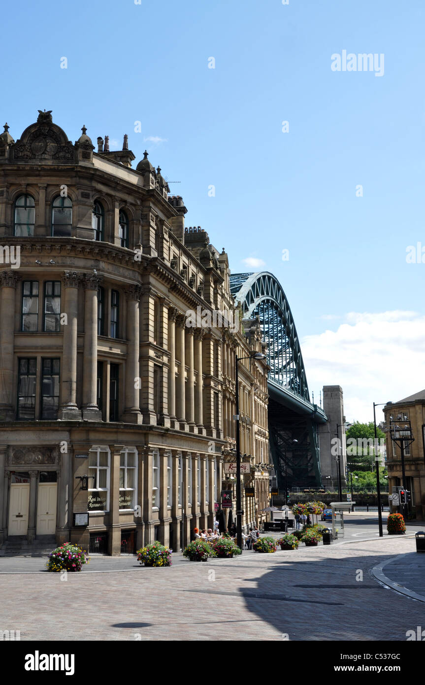 Grey street and Tyne bridge Newcastle Stock Photo - Alamy