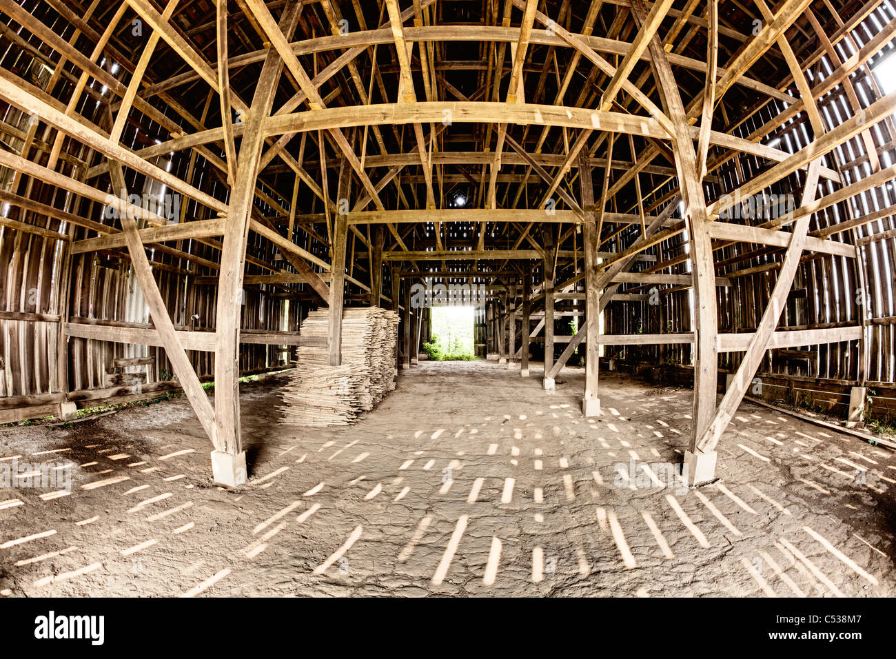 Barn rafters hi-res stock photography and images - Alamy