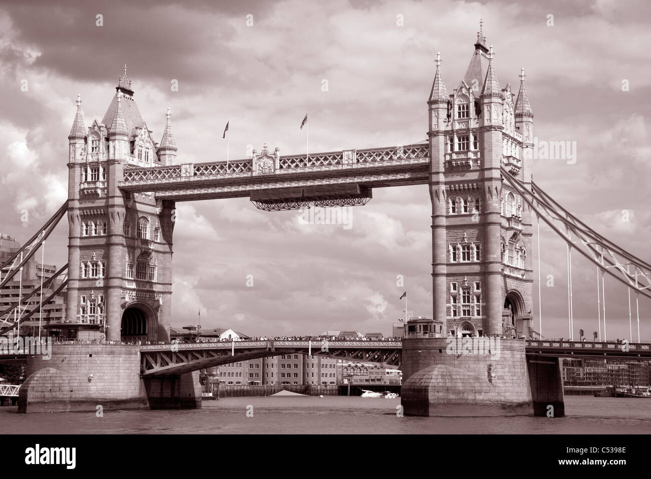 Sepia london hi-res stock photography and images - Alamy