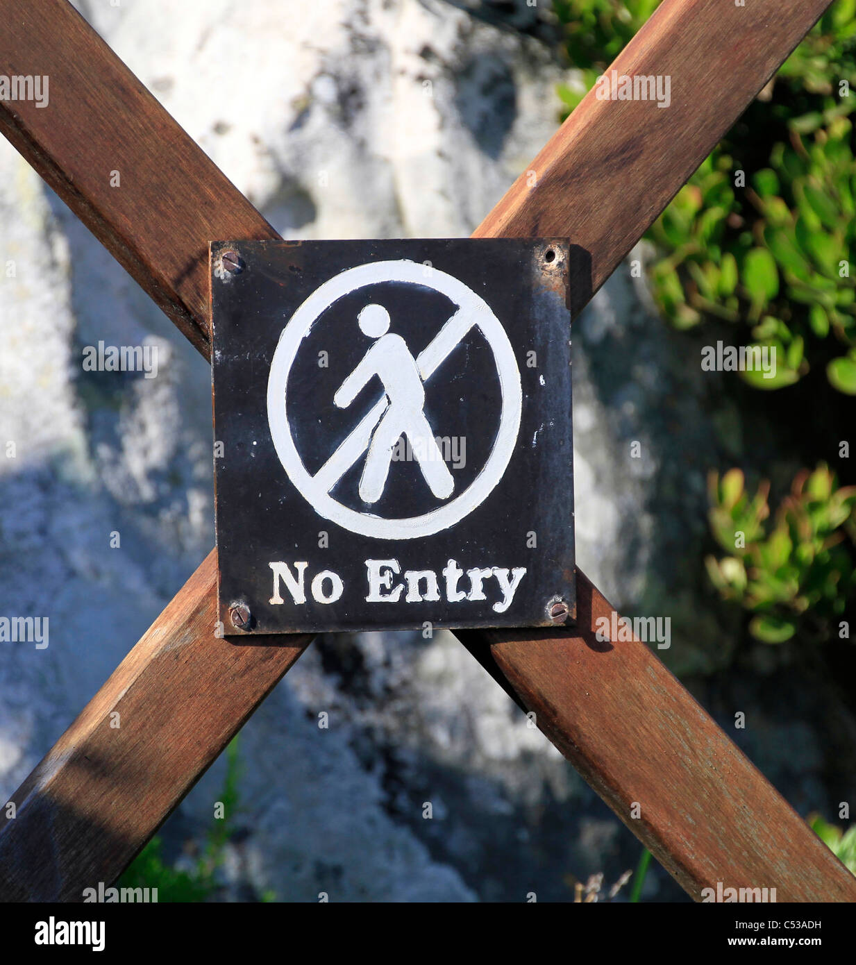 No entry sign gate hi-res stock photography and images - Alamy