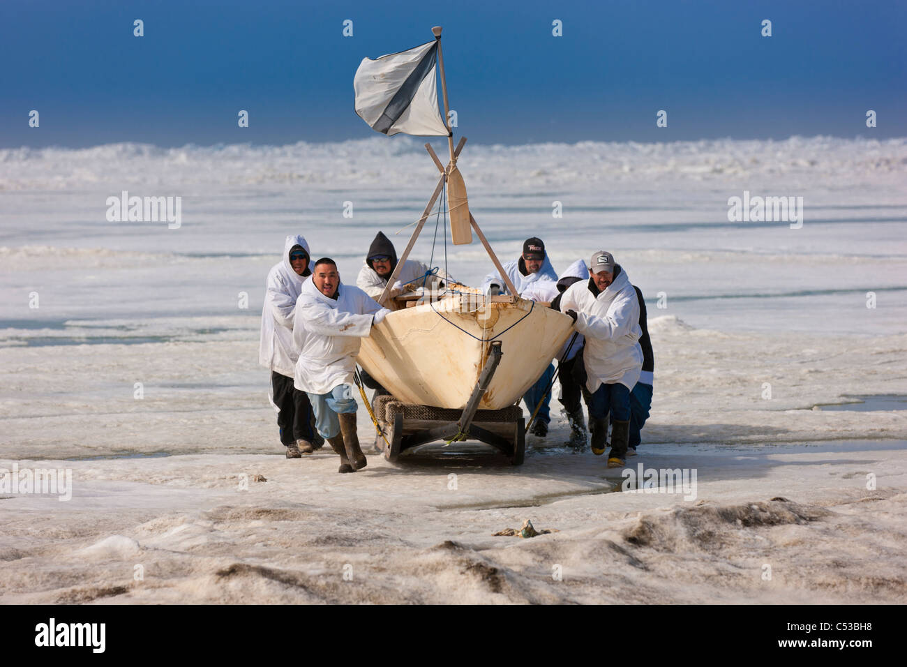 Inupiaq eskimo skin boat hi-res stock photography and images - Alamy