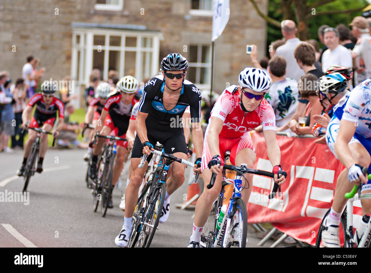 Passing spectator spectators hi-res stock photography and images - Alamy