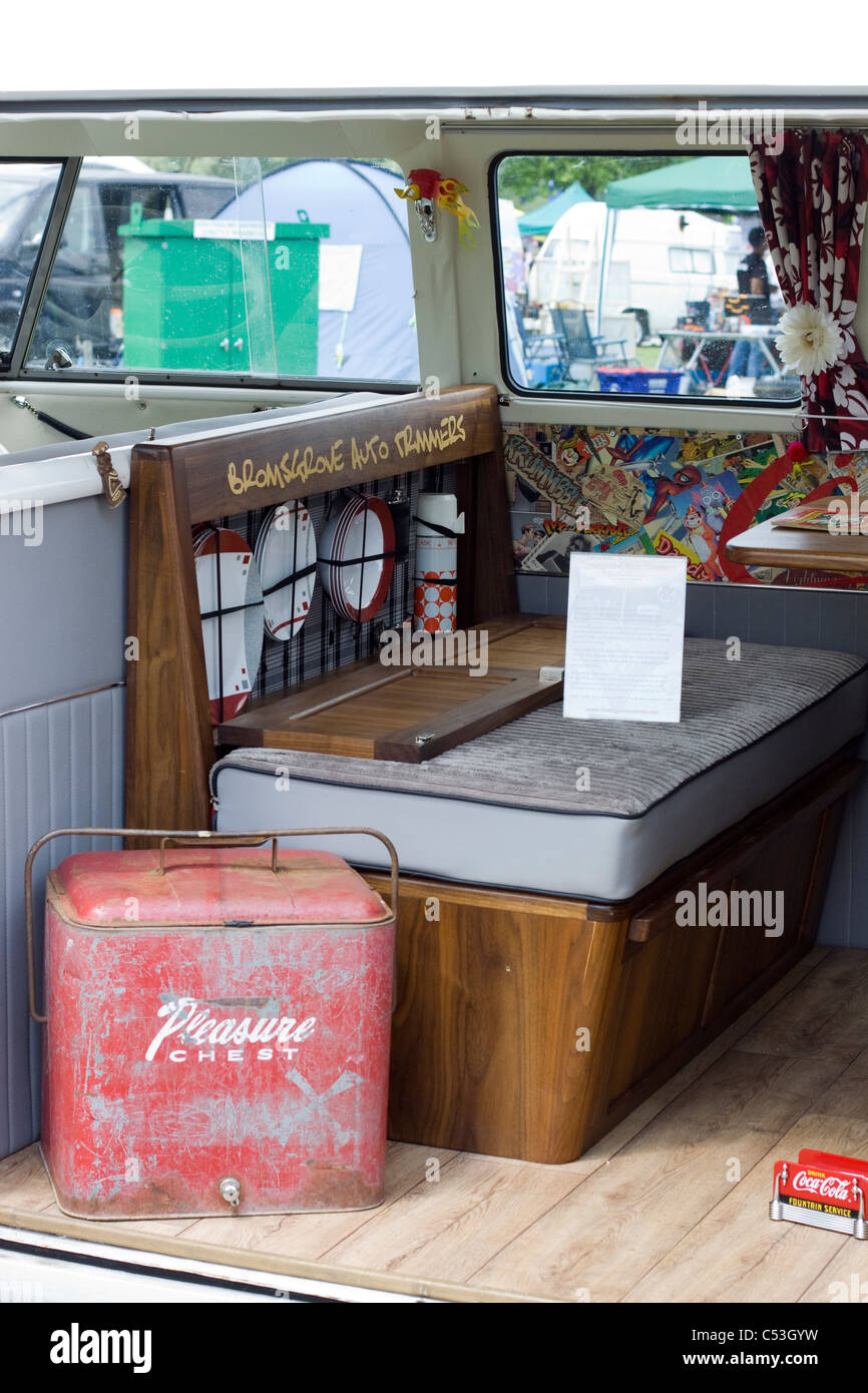 Car seat cartoon hi-res stock photography and images - Alamy