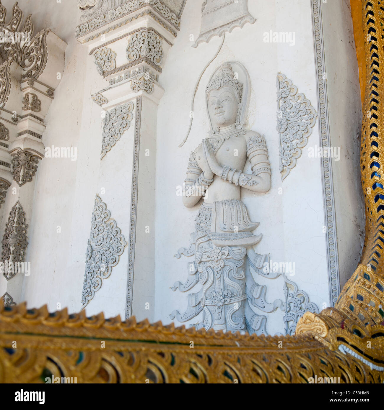 Statue the wall of wat phra singh hi-res stock photography and images ...