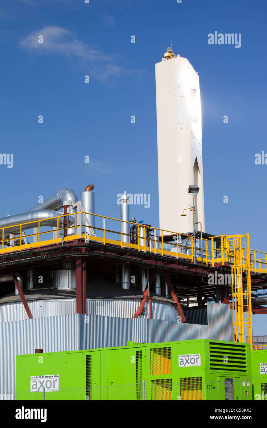 The PS10 solar thermal tower, the only such working solar tower ...
