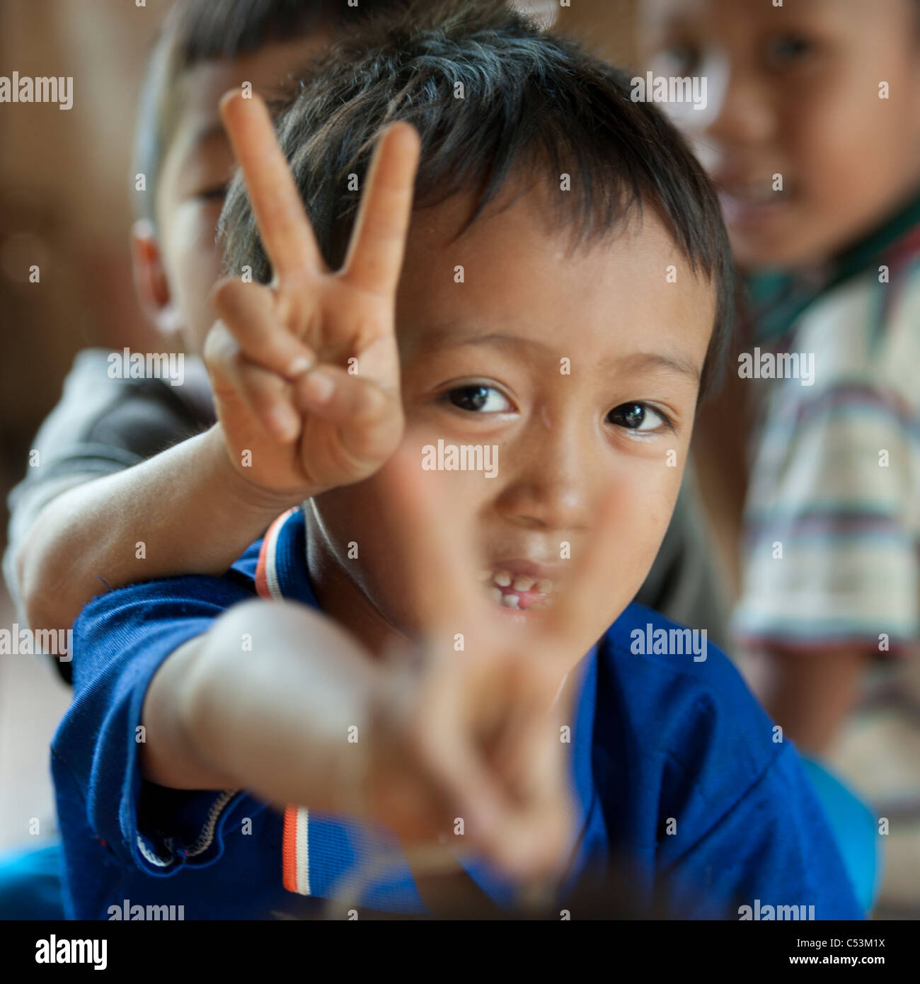 V sign thai boys hi-res stock photography and images - Alamy