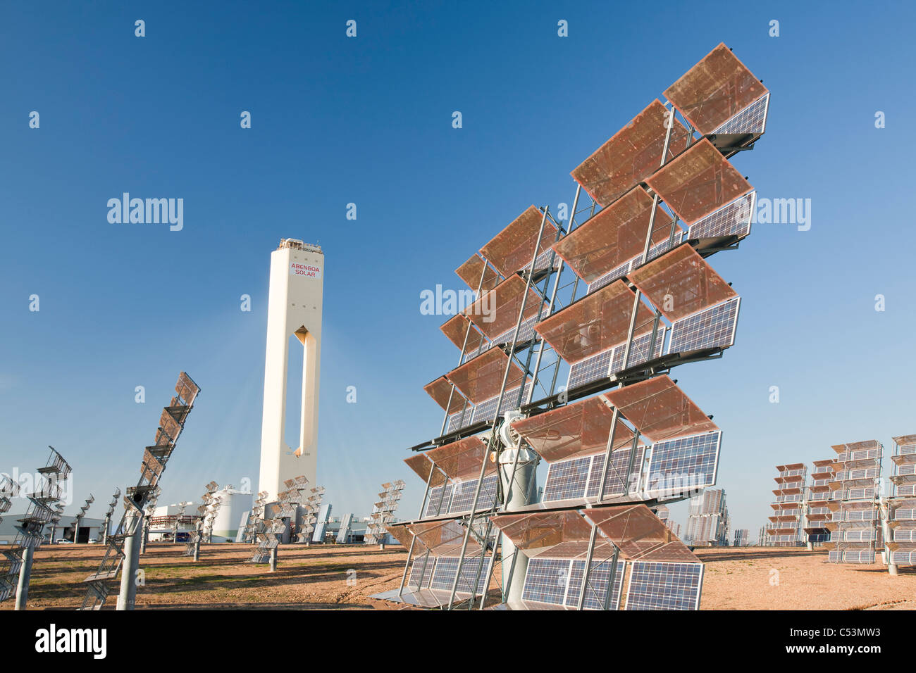 The PS10 solar thermal tower, the only such working solar tower ...