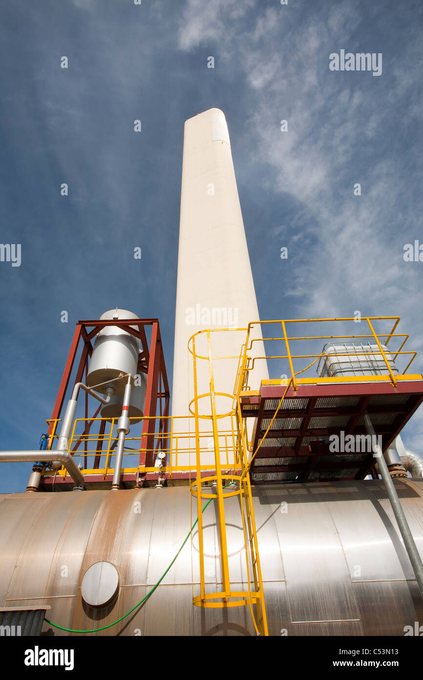 The PS10 solar thermal tower, the only such working solar tower ...