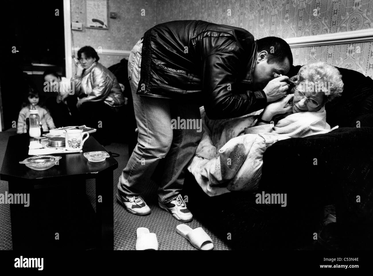 Doctor home visit uk hi-res stock photography and images - Alamy
