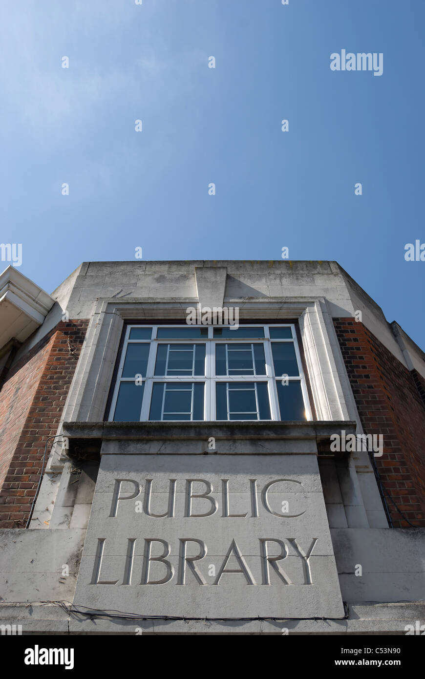 Public library exterior sign hi-res stock photography and images - Alamy