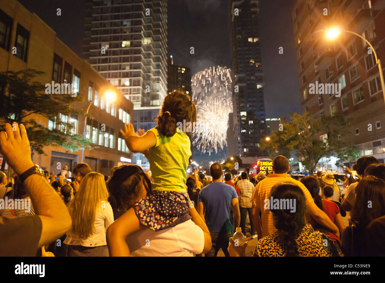 Thousands of spectators line the streets in New York to view the 35th ...