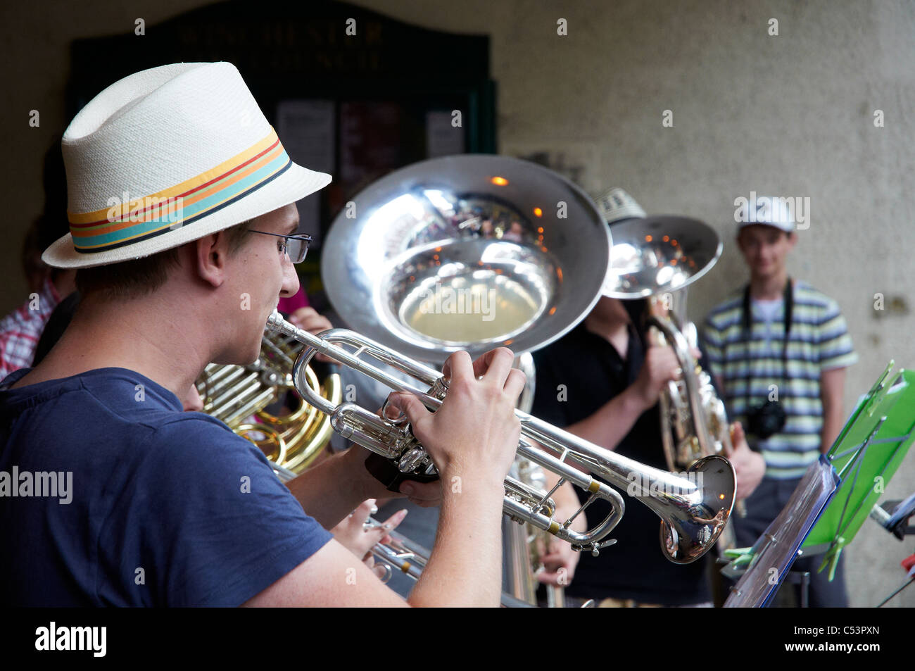 Silver trumpet hi-res stock photography and images - Alamy