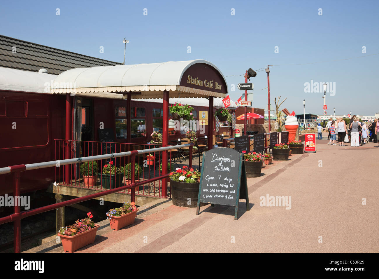 Cafe lytham st annes hi-res stock photography and images - Alamy