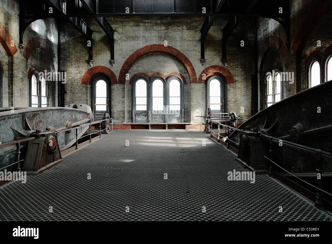 Victorian built sewers hi-res stock photography and images - Alamy