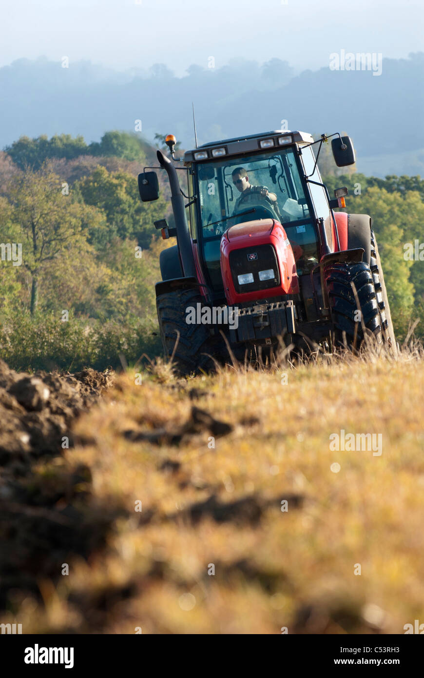Massey Ferguson 8240 tractor ploughing a field. Warwickshire, UK Stock ...