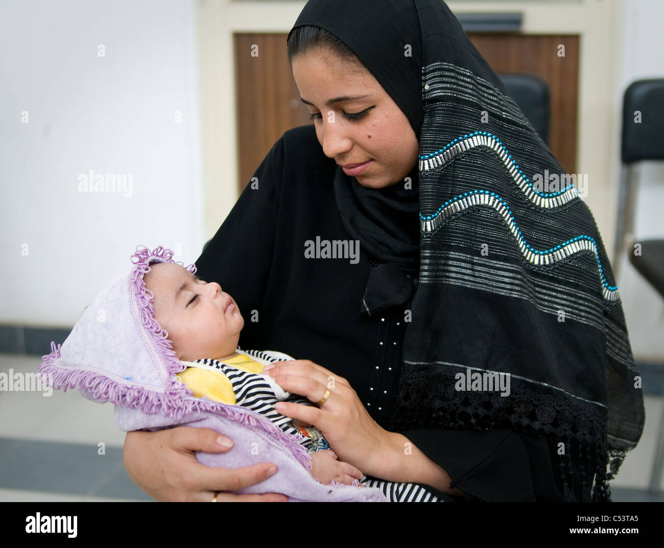 EGYPT, FAYOUM: Wafaa Shabaan is attending an antenatal class with her ...
