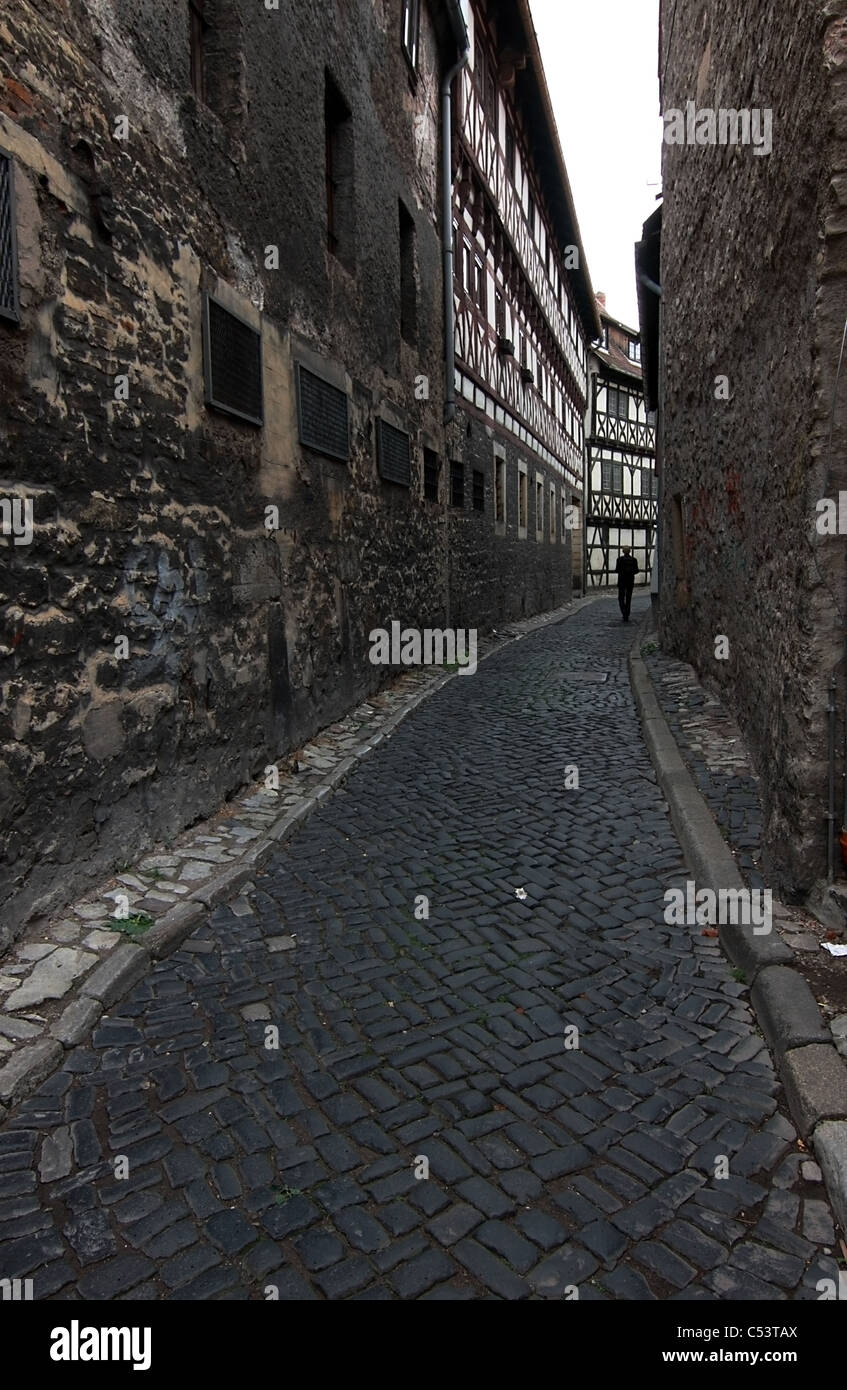 Walk between walls hi-res stock photography and images - Alamy