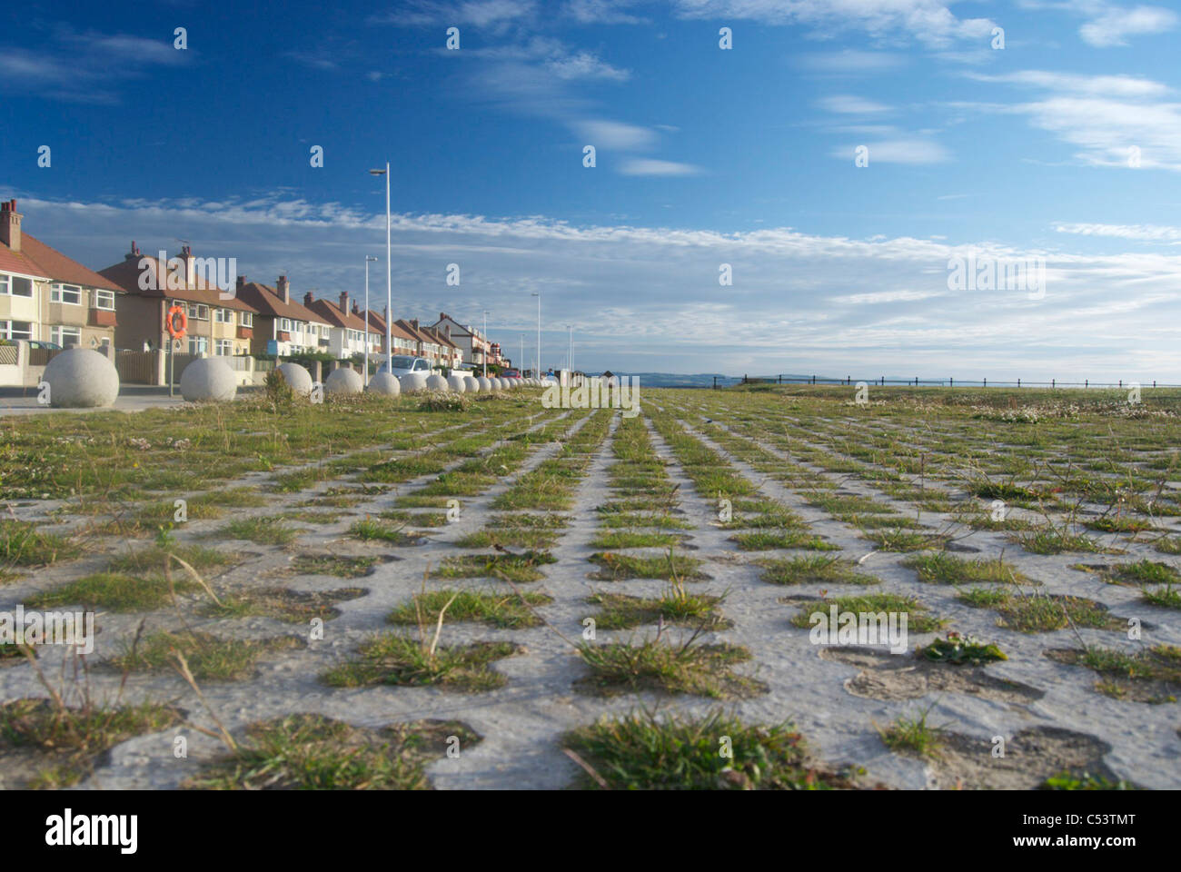 Hoylake promenade hi-res stock photography and images - Alamy