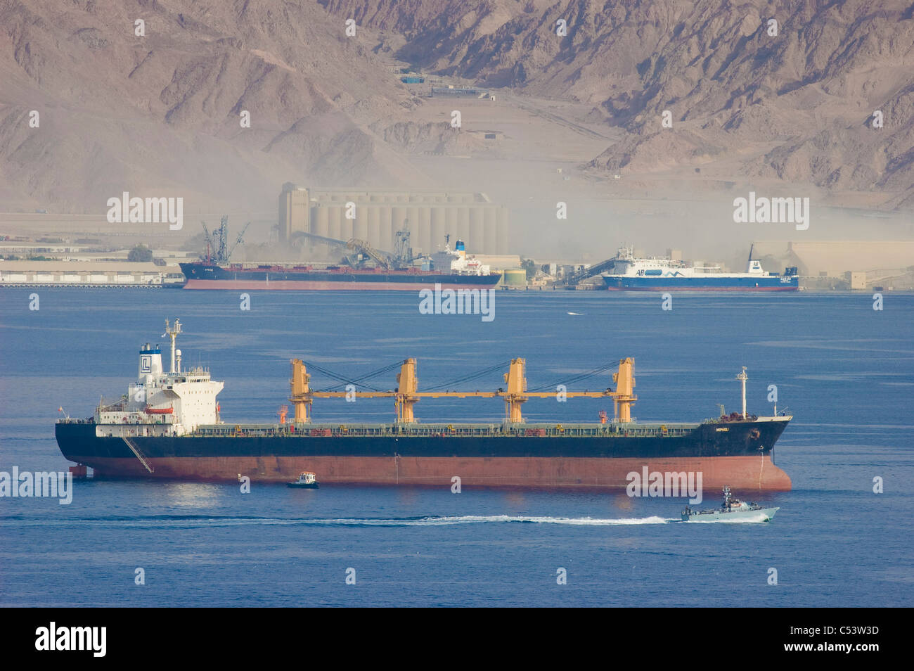 Bulk carrier cargo ship anchored hi-res stock photography and images ...