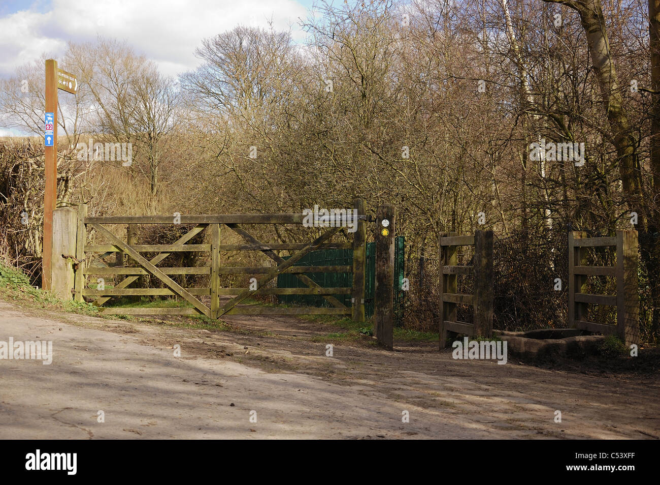 5 barred gate hi-res stock photography and images - Alamy