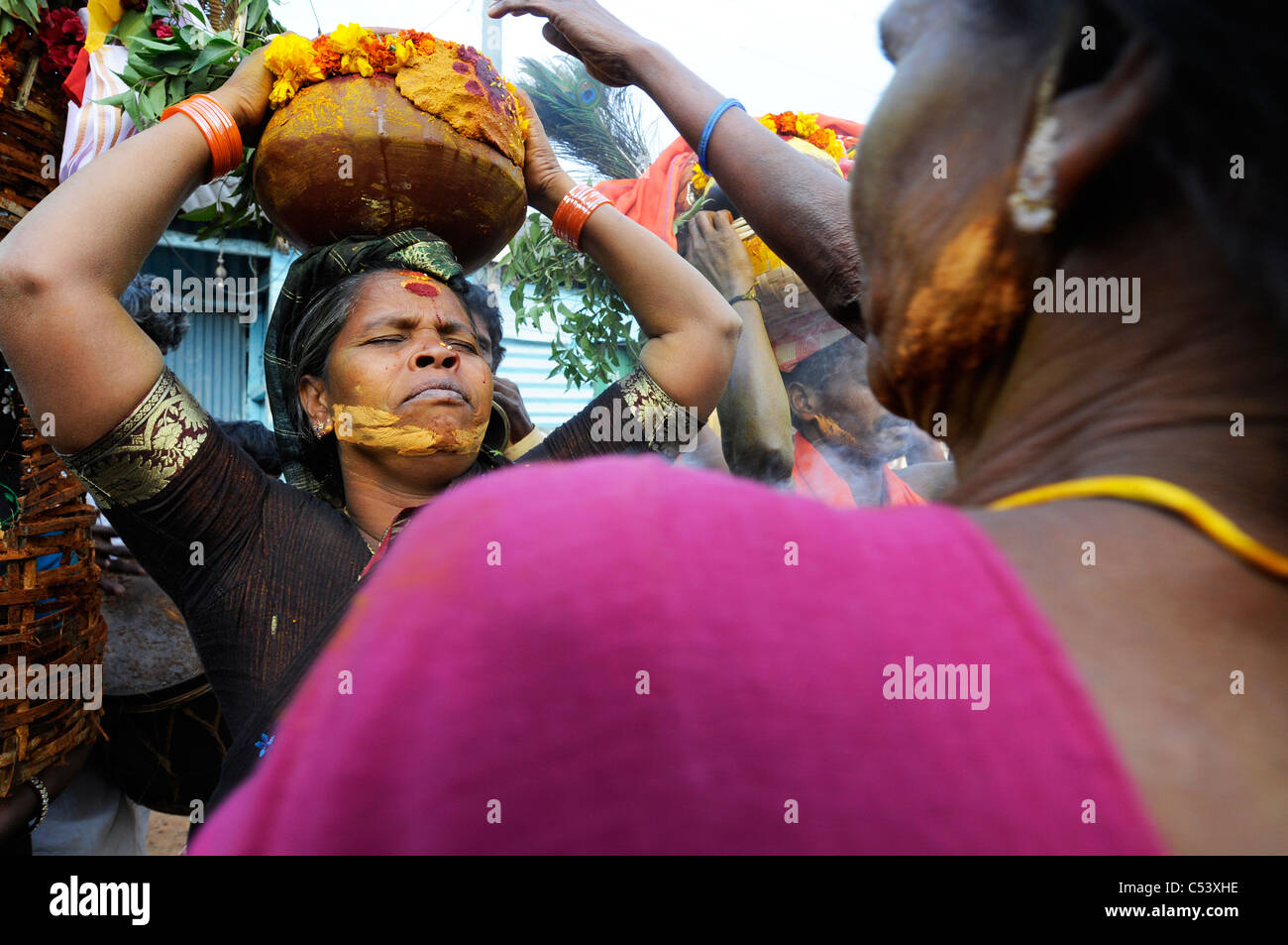 Traditional hindu ritual hi-res stock photography and images - Alamy