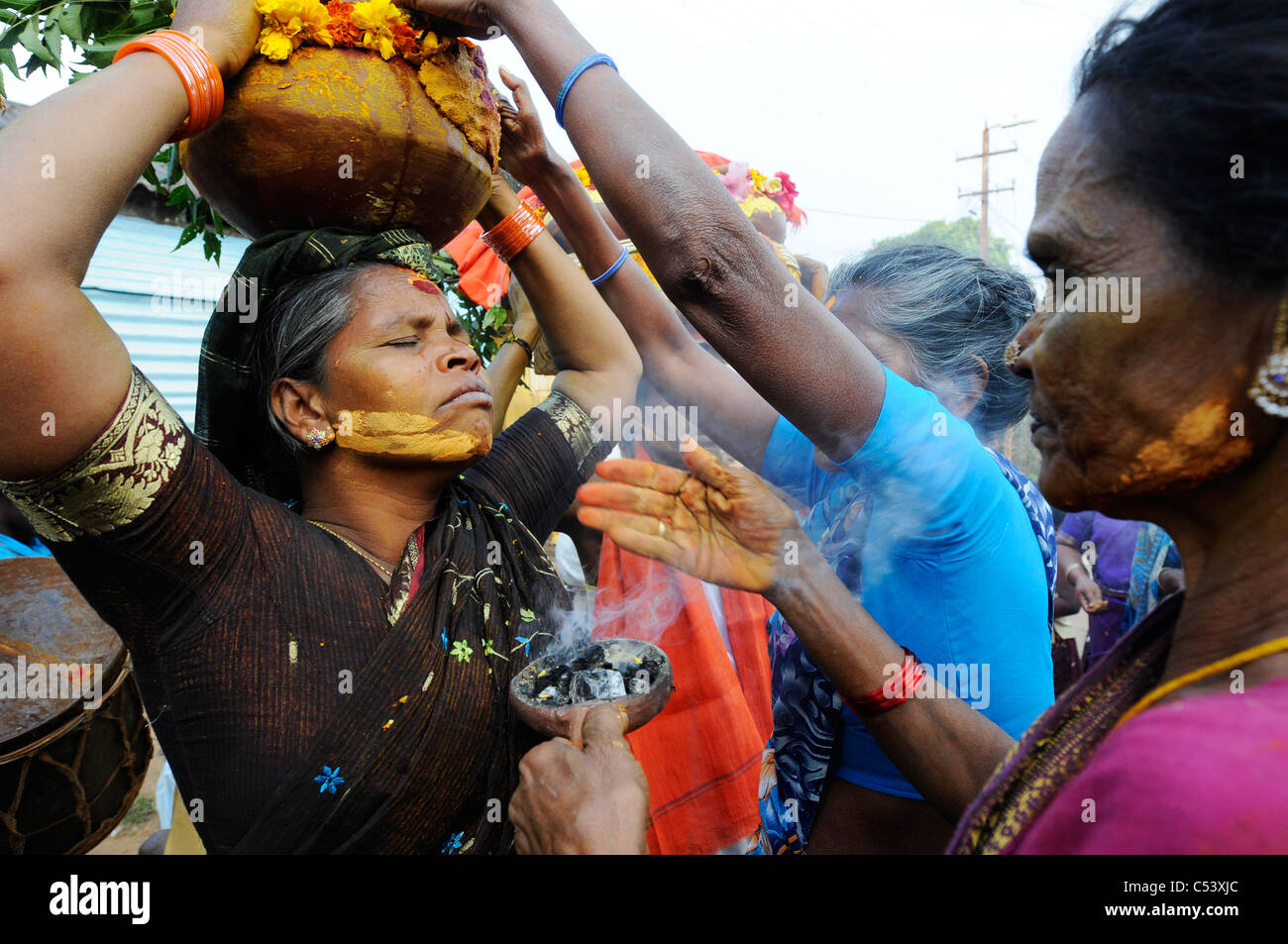 Hindu ritual hi-res stock photography and images - Alamy
